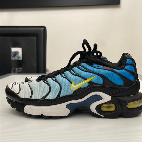 Nike | Shoes | Nike Air Max Plus Tn Hyper Blue Sneakers Boysgirls Size ...